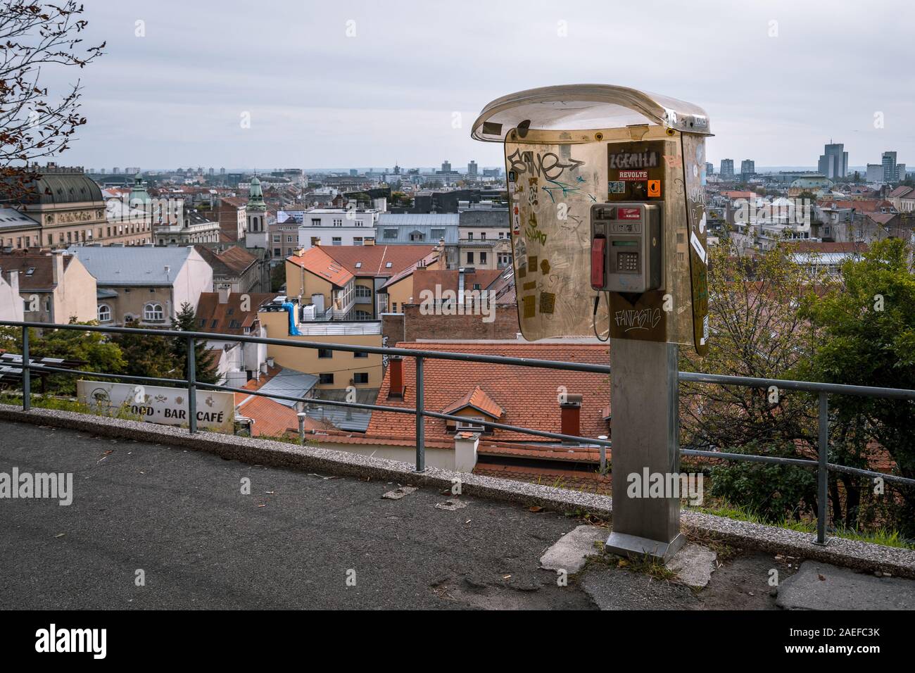 Public phone booth hi-res stock photography and images - Alamy