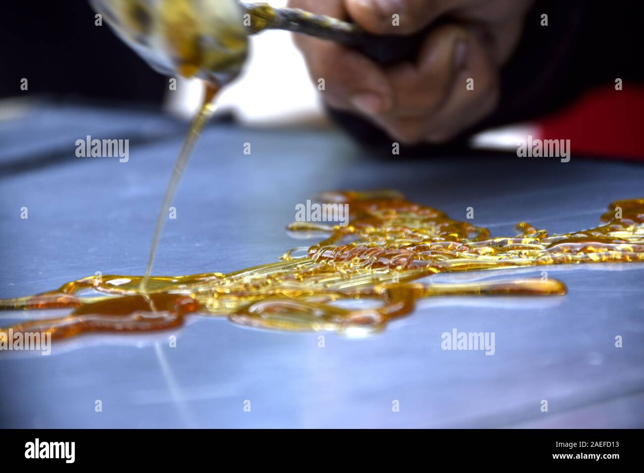 Guizhou, Guizhou, China. 9th Dec, 2019. Guizhou, CHINA-A folk sugar ...