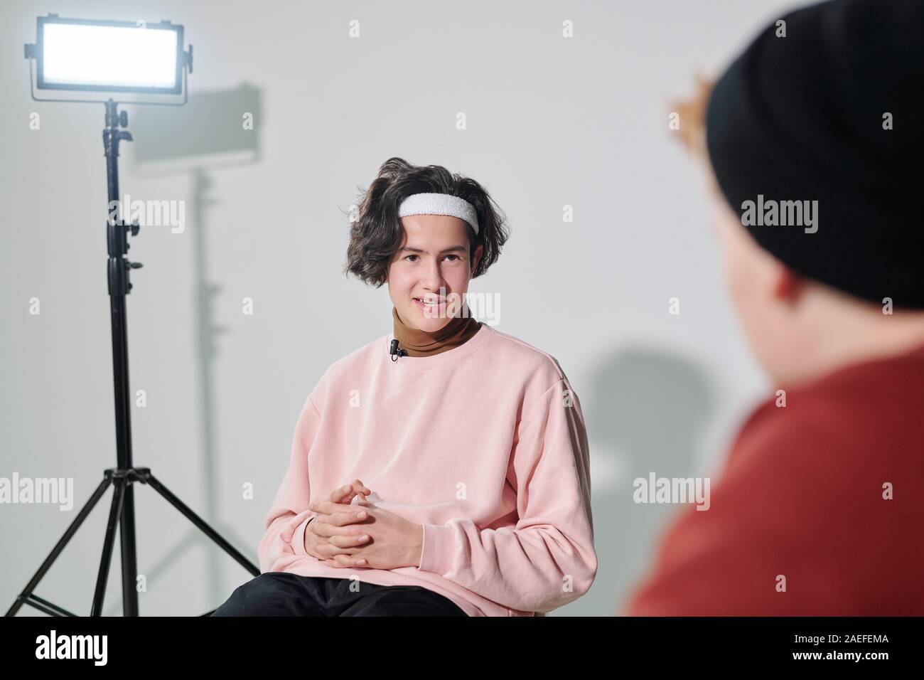 Vlogger group of people hi-res stock photography and images - Alamy