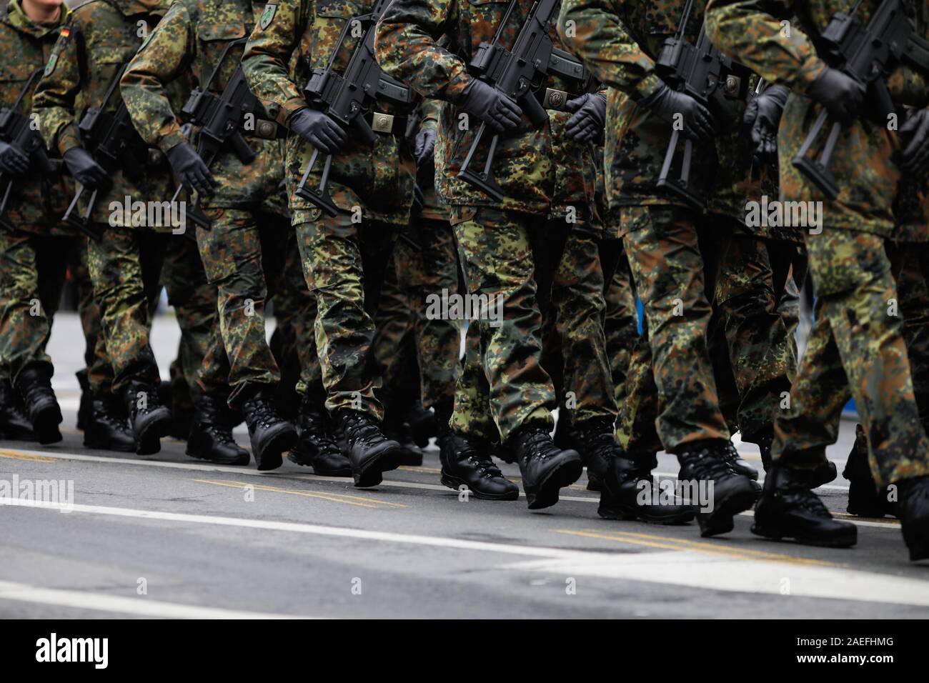 Homecoming military hi-res stock photography and images - Alamy