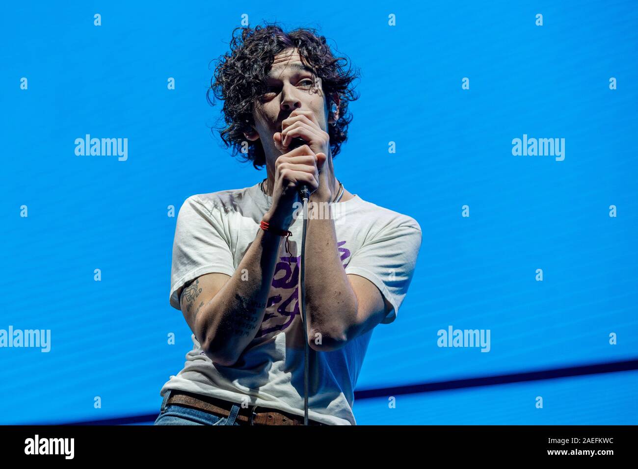 December 8, 2019, Anaheim, California, U.S: MATT HEALY of The 1975 ...