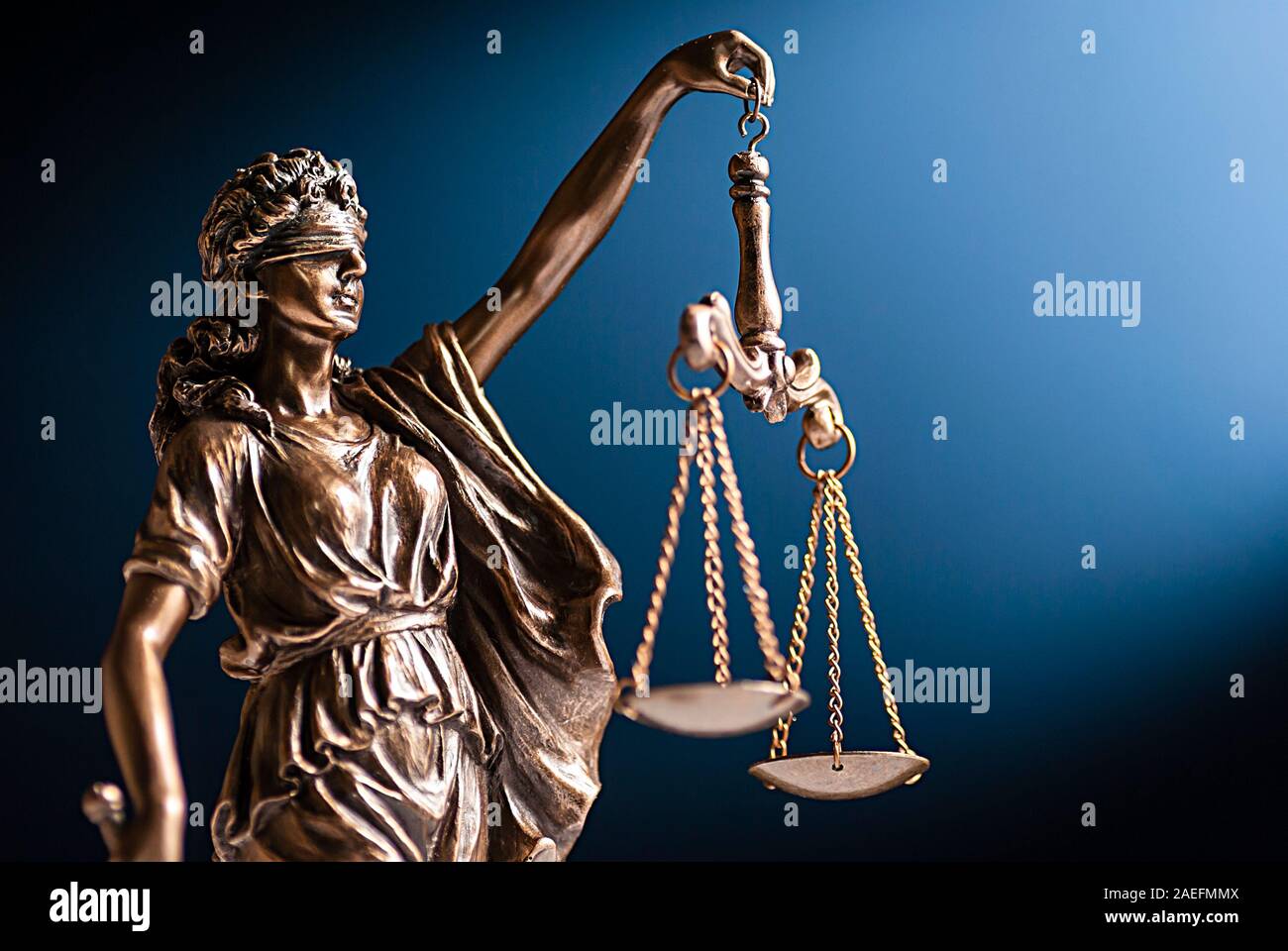 Lady justice blindfold hi-res stock photography and images - Alamy