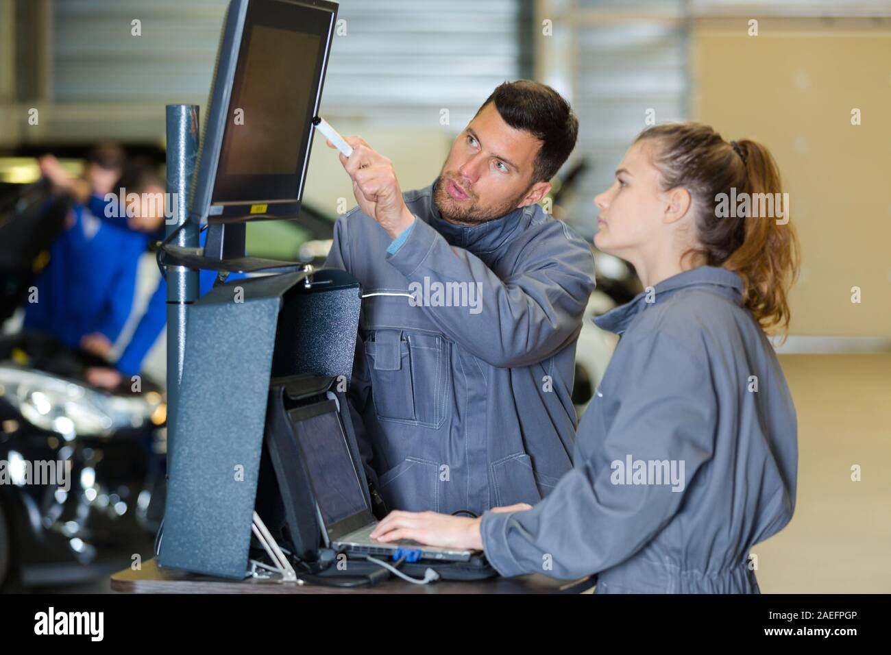 Technician thinking women hi-res stock photography and images - Alamy