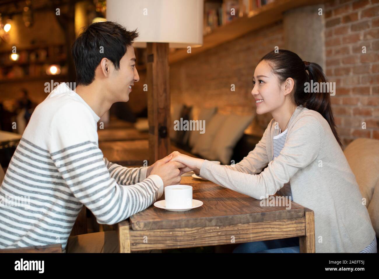 College love couple coffee shop hi-res stock photography and images - Alamy