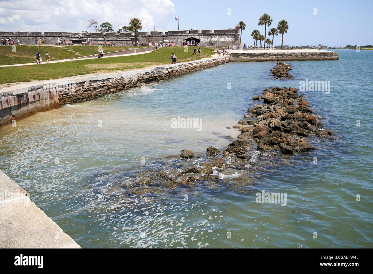 breakwater and sea defences at castillo de san marcos fort marion st ...
