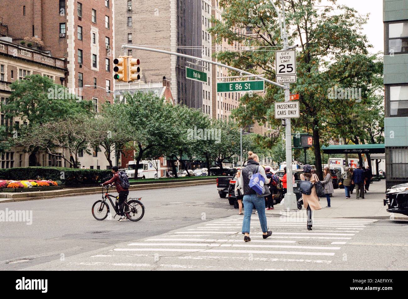 E86th street hi-res stock photography and images - Alamy