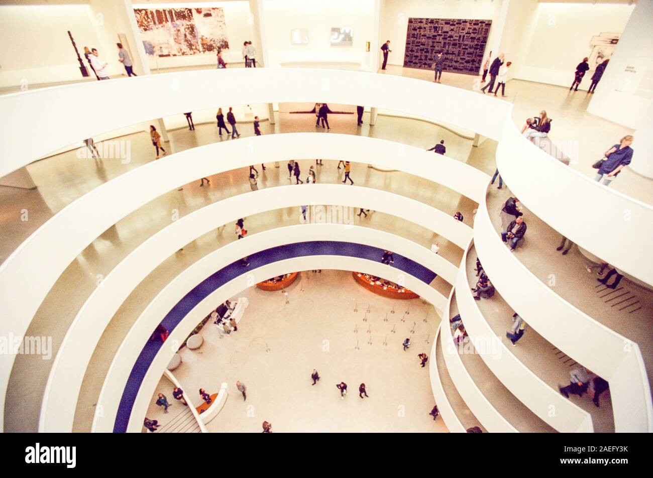 The Spiral Rotunda atrium inside the Guggenheim Museum, Fifth Avenue ...