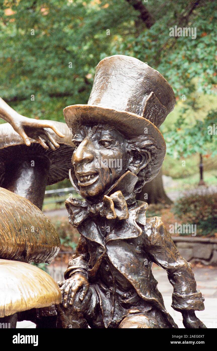 Alice in Wonderland statue, Central Park, United States of America ...