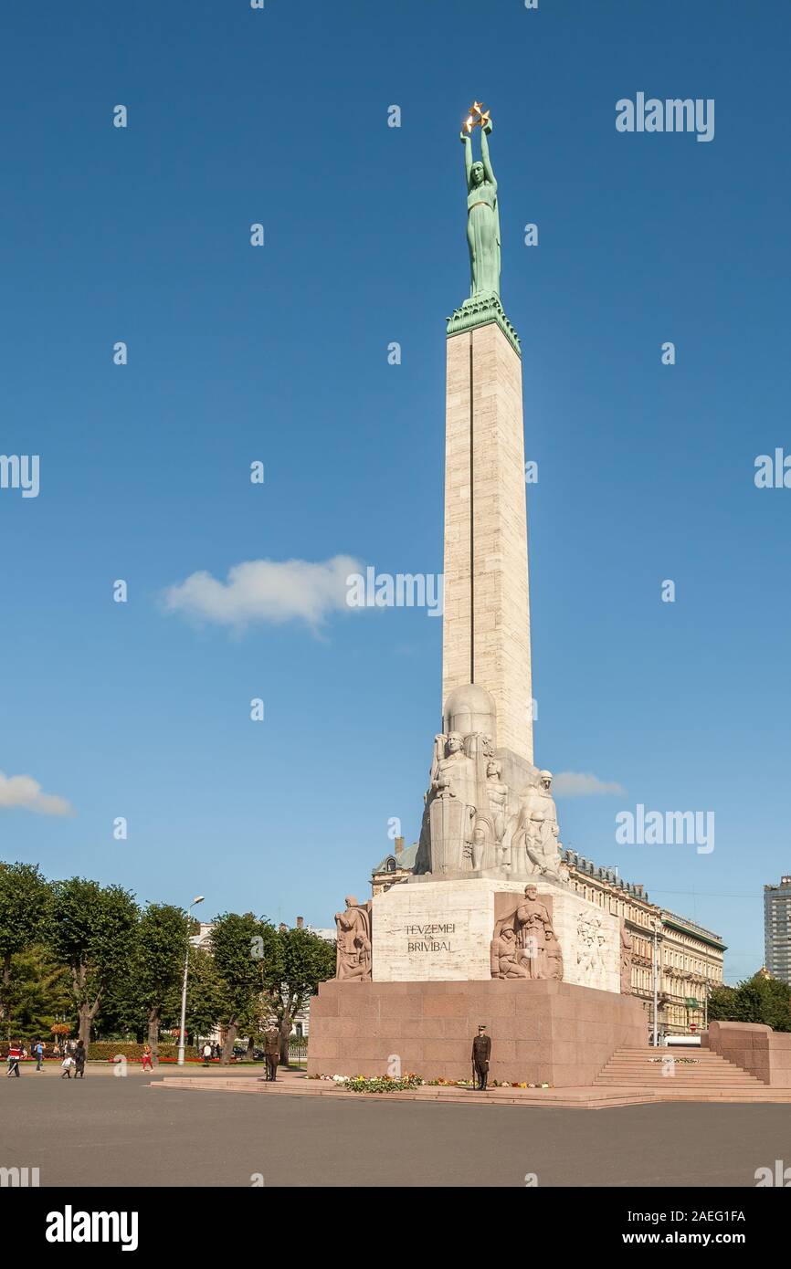 Freedom fighters statue hi-res stock photography and images - Alamy