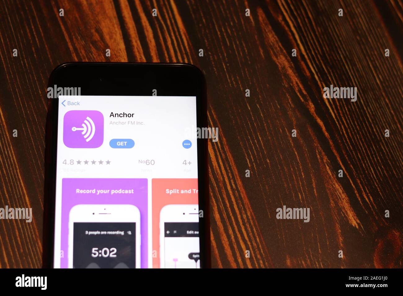 Anchor desk hi-res stock photography and images - Alamy