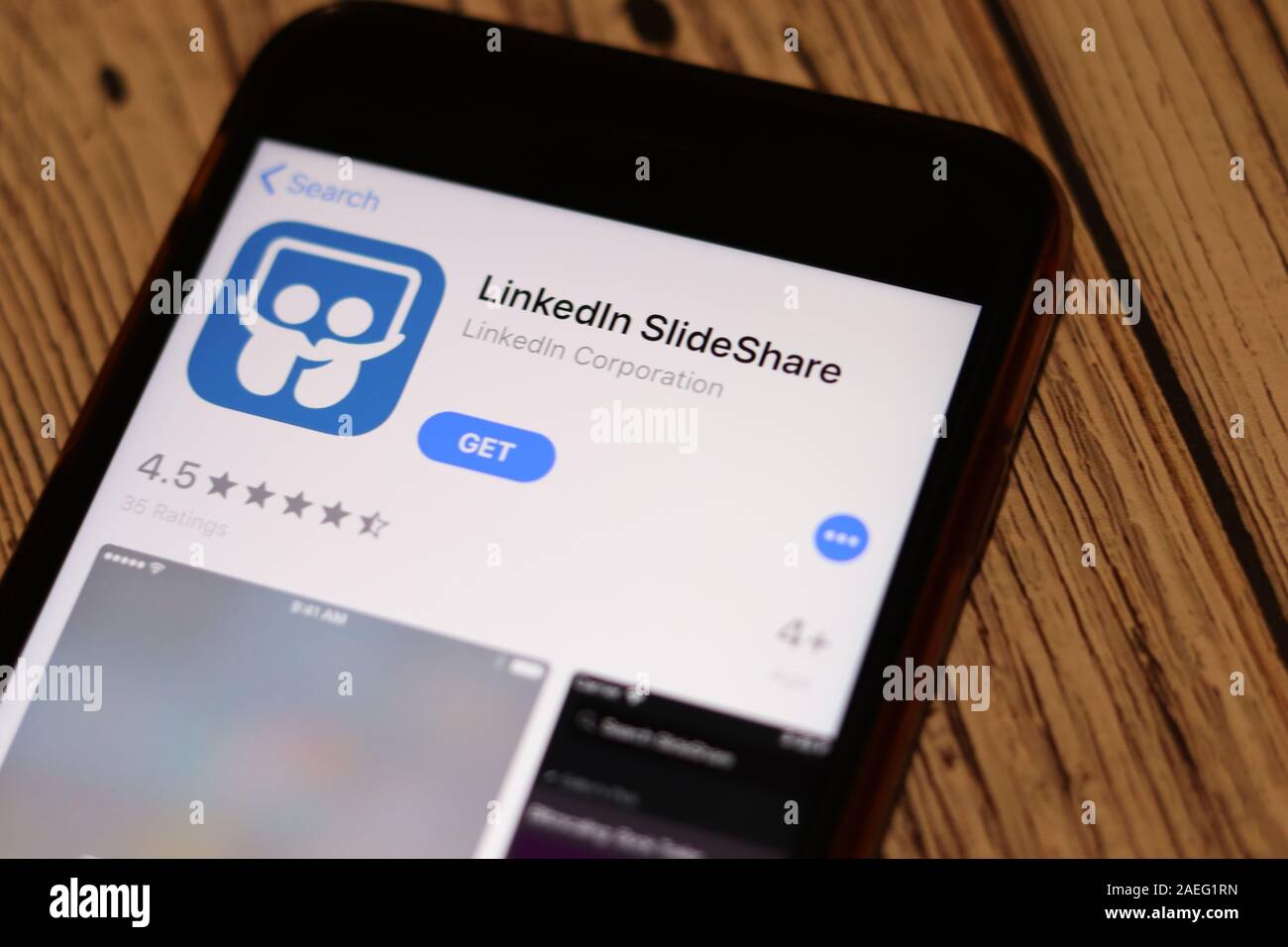 Los Angeles, California, USA - 26 November 2019: LinkedIn SlideShare ...