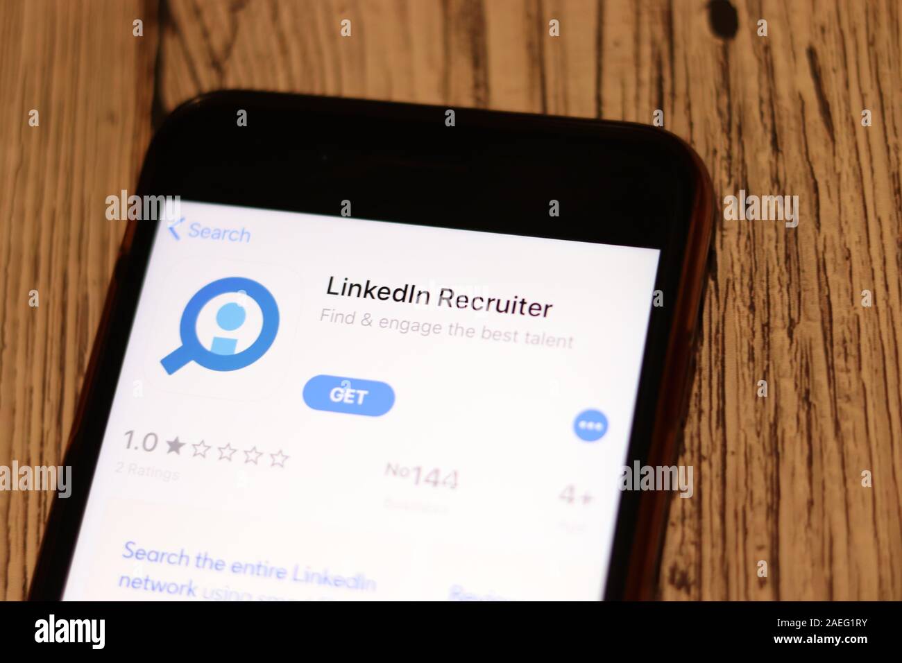 Linkedin logo app icon hi-res stock photography and images - Alamy