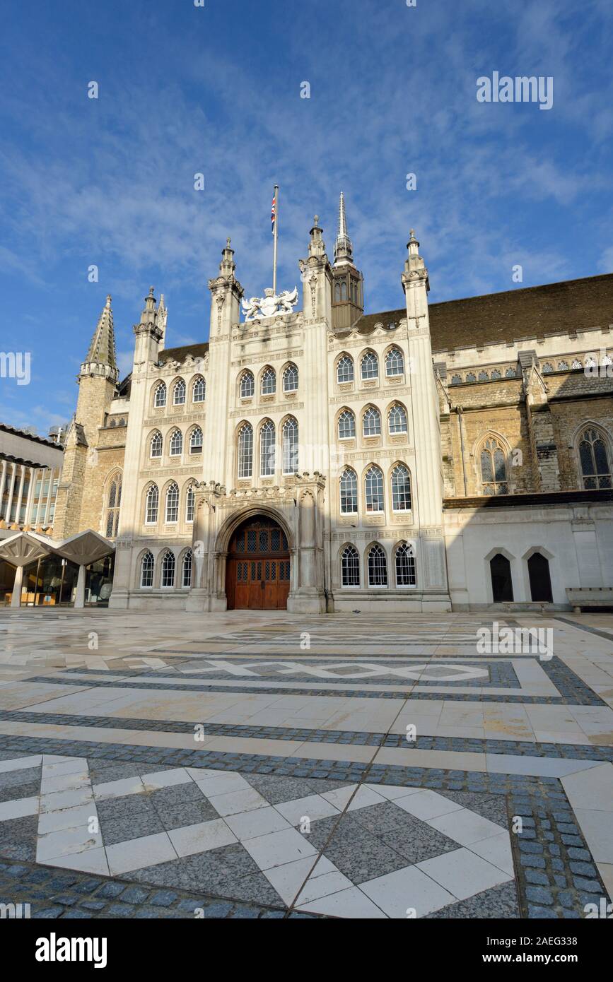 Guildhall yard art gallery hi-res stock photography and images - Alamy