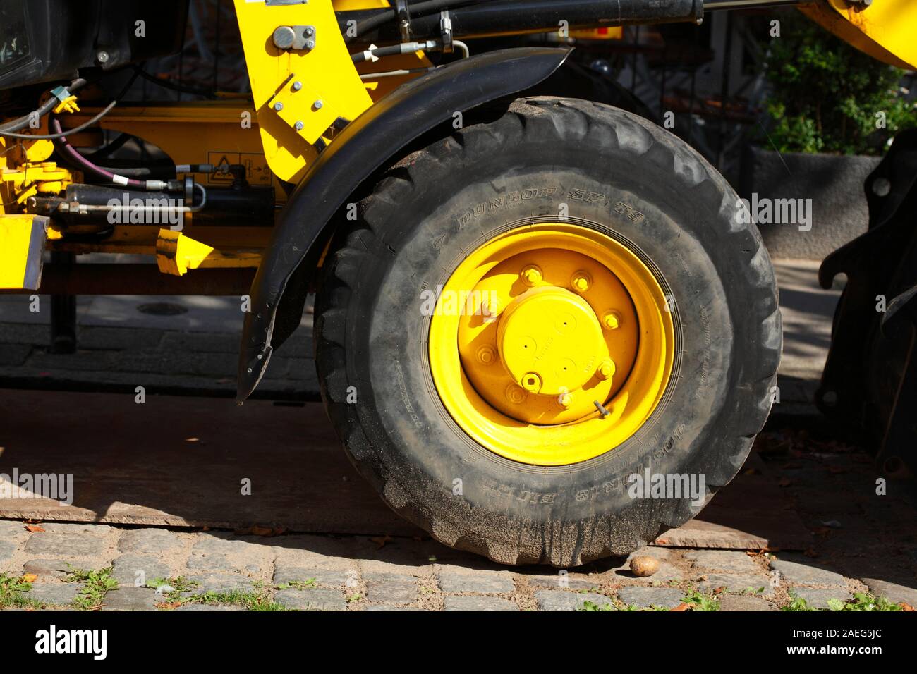 Excavator tread hi-res stock photography and images - Alamy