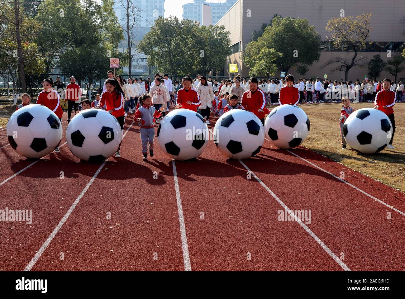 Kindergarten students activity hi-res stock photography and images - Alamy