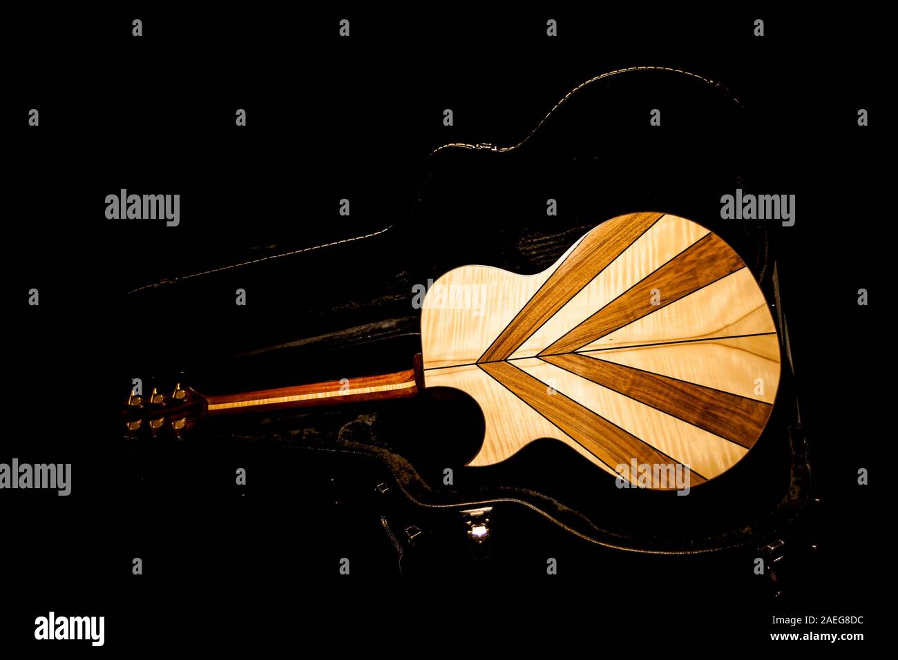 Hand made instruments hi-res stock photography and images - Alamy