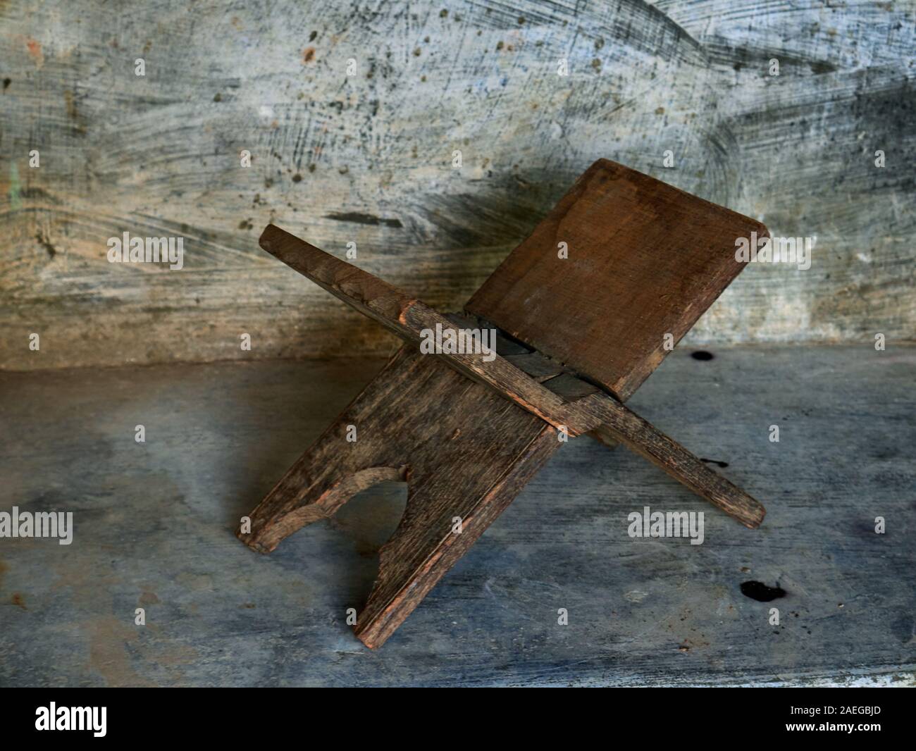 02 Nov 2019Vintage Wooden Foldable book reading stand in Old House ...