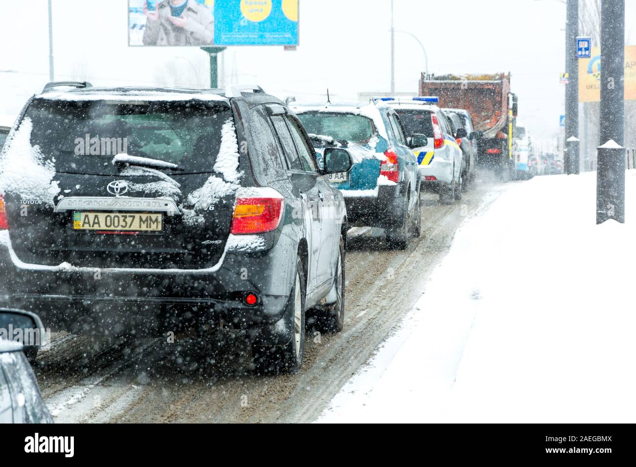 KYIV, UKRAINE - NOVEMBER 29, 2016: Traffic jam caused by heavy snowfall ...