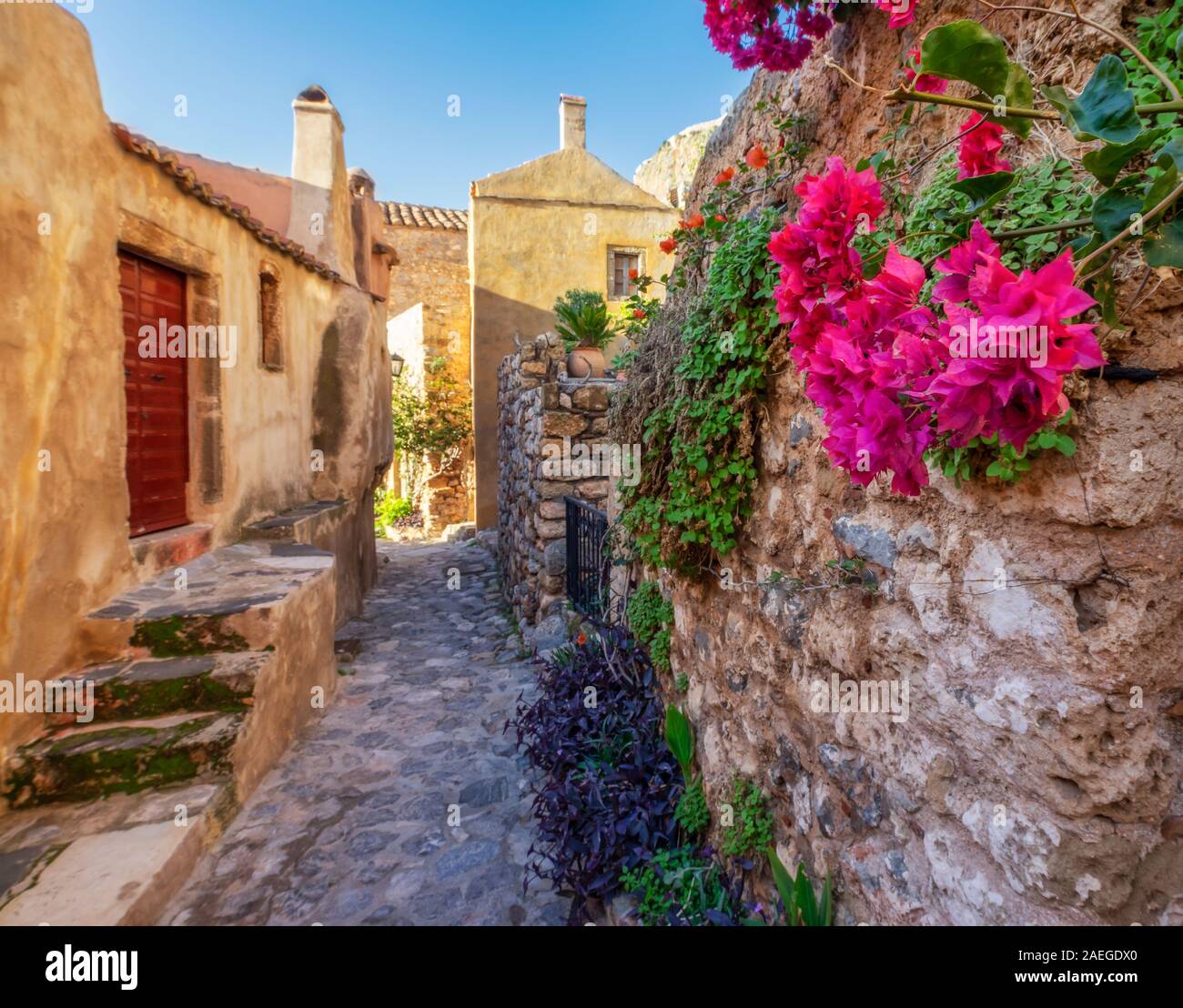 Medieval pathways hi-res stock photography and images - Alamy