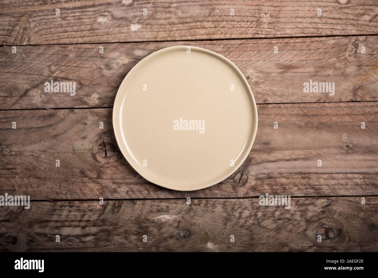 Empty dish hi-res stock photography and images - Alamy