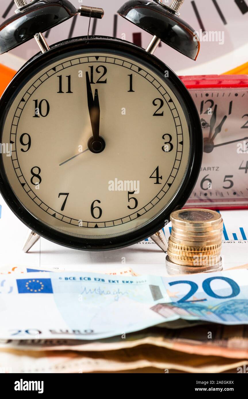 Time graph hi-res stock photography and images - Alamy