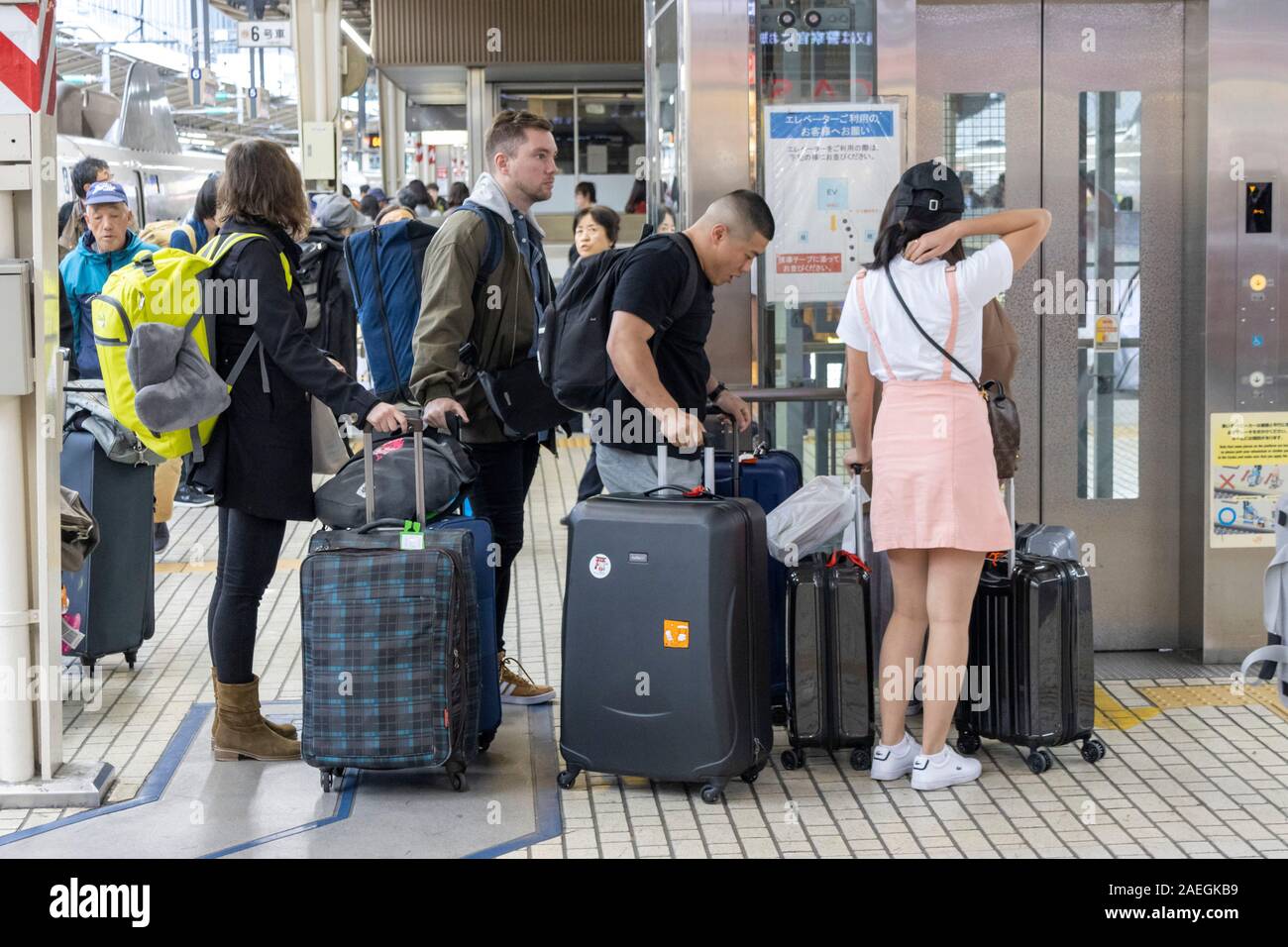 Queue rail platform hi-res stock photography and images - Alamy