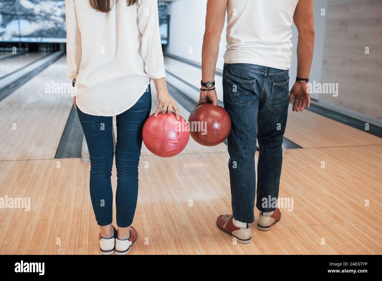 People bowling hi-res stock photography and images - Alamy