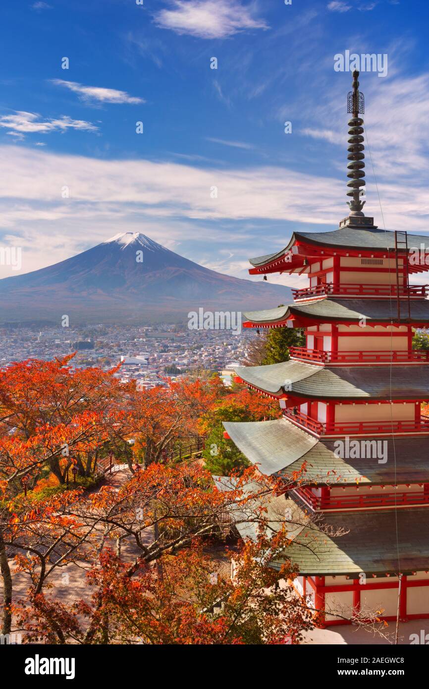 Vertical view mount fuji hi-res stock photography and images - Alamy