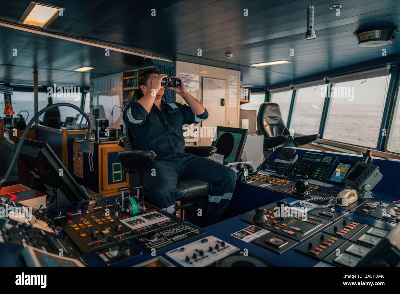 Ship lookout hi-res stock photography and images - Alamy