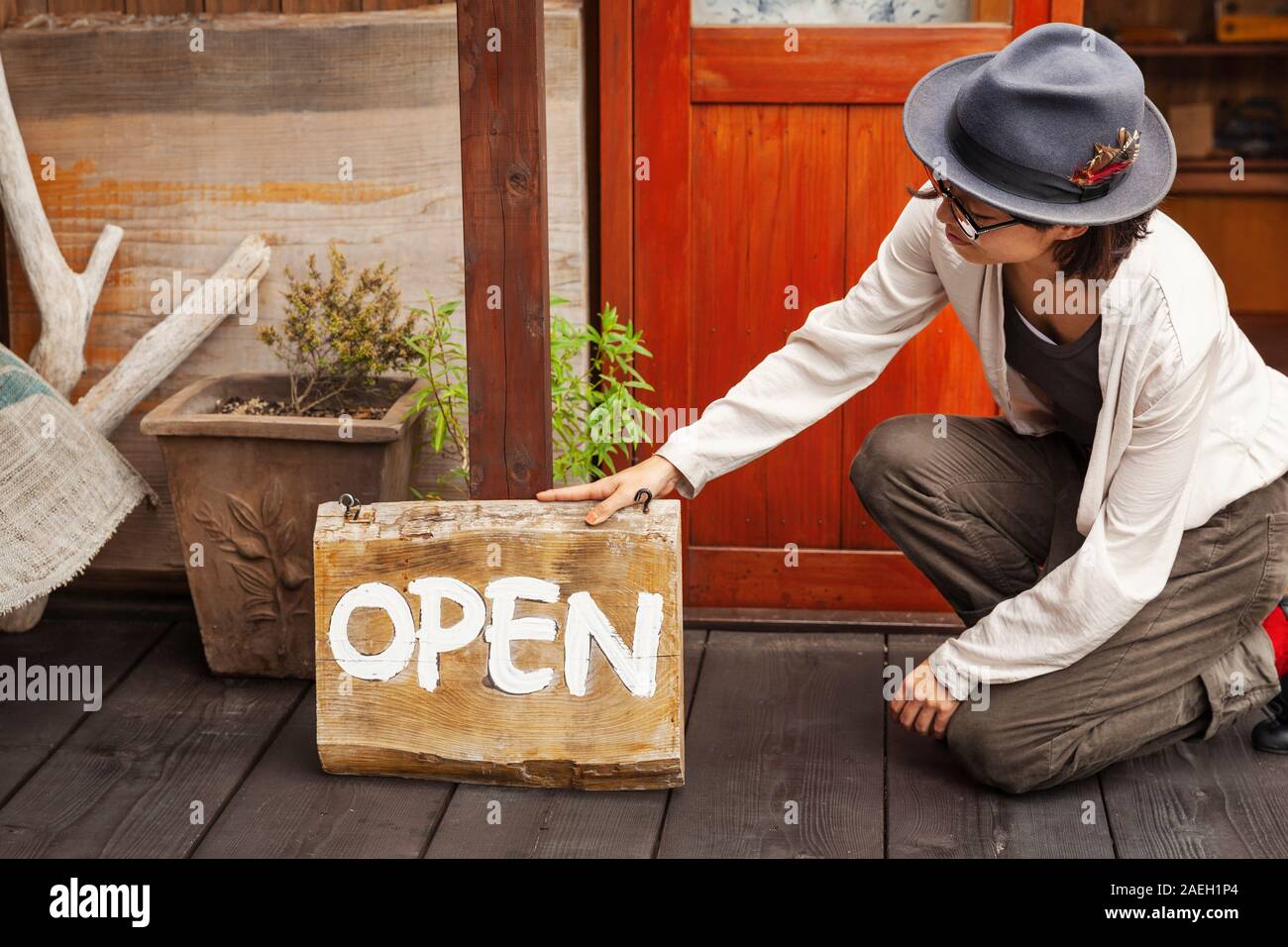 Leather workshop open sign hi-res stock photography and images - Alamy