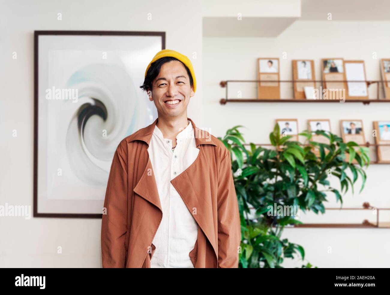 Co operative workspace hi-res stock photography and images - Alamy