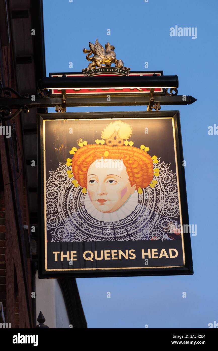 The queens head farnham hi-res stock photography and images - Alamy