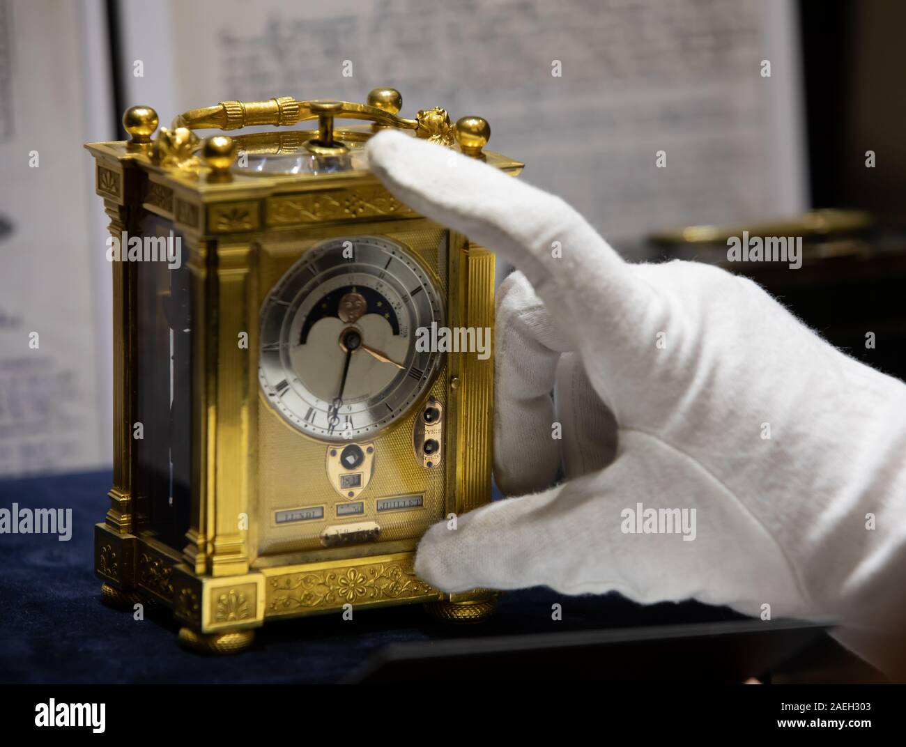 King of naples clock hi-res stock photography and images - Alamy