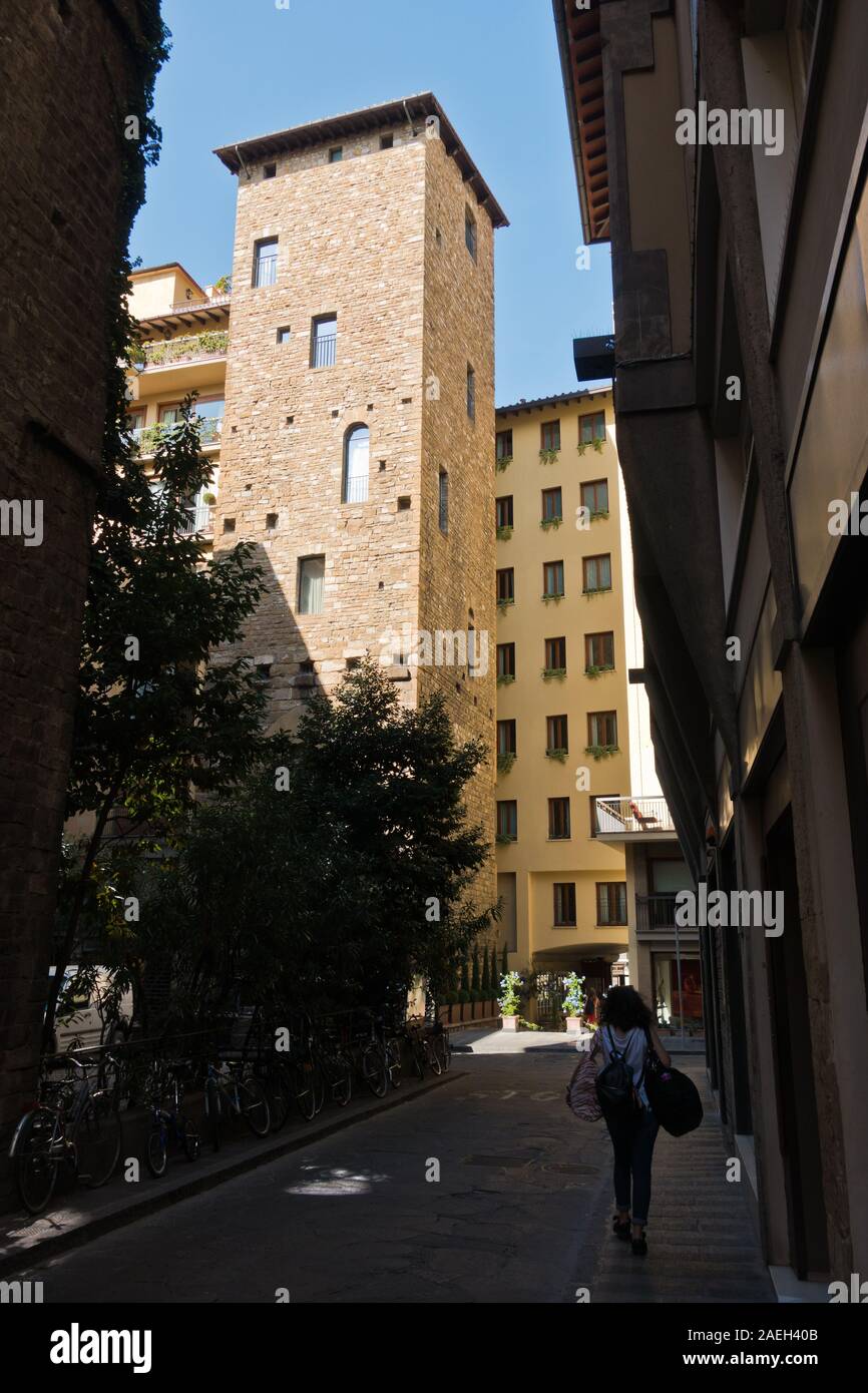 Narrow alley at downtown of Florence in Tuscany, Italy Stock Photo - Alamy