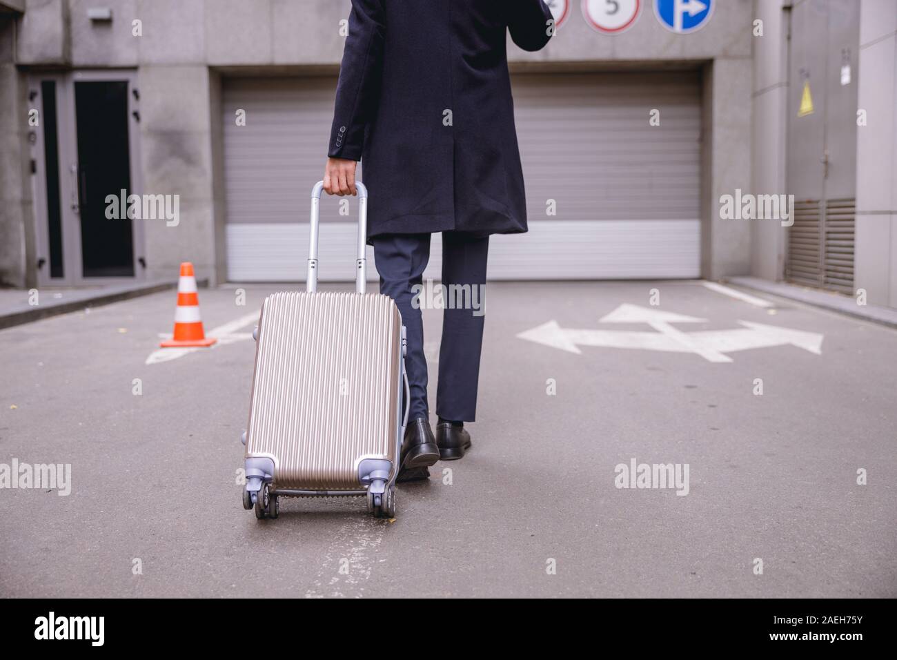 Busy office worker arriving on business meeting Stock Photo - Alamy