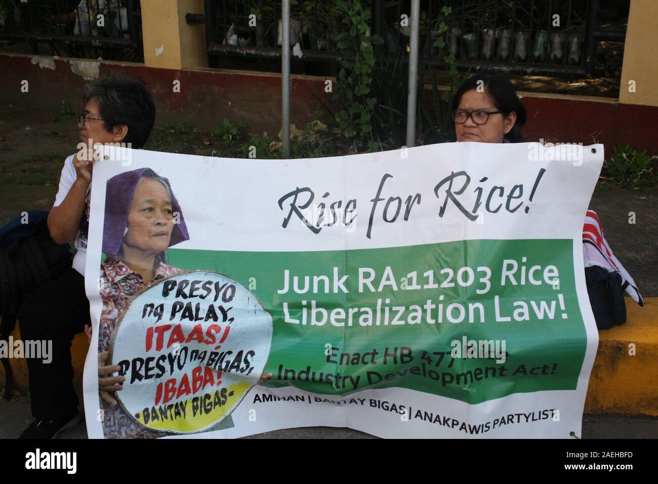 Metro Manila, Philippines. 09th Dec, 2019. The rice watch group Bantay ...