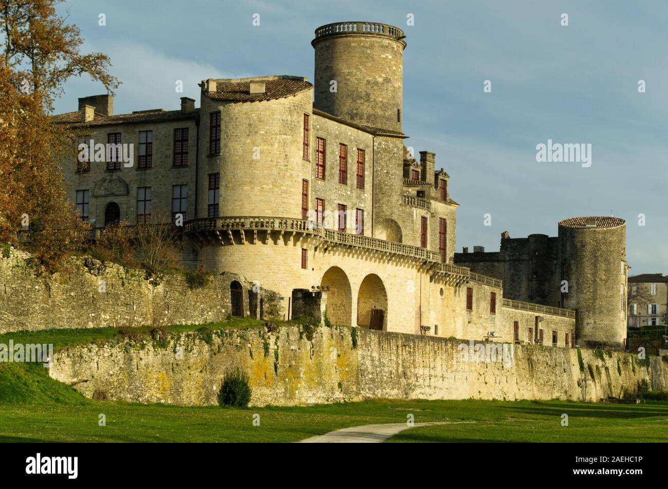 Chateau de Duras in the winter sun under blue skies, Duras, Lot-et ...