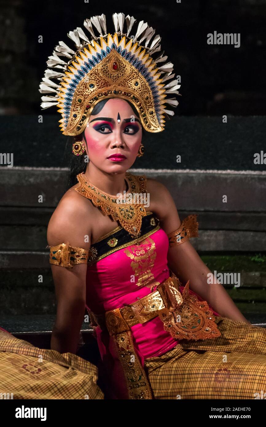 Traditional Balinese Janger performance under the stars in Ubud, Bali ...