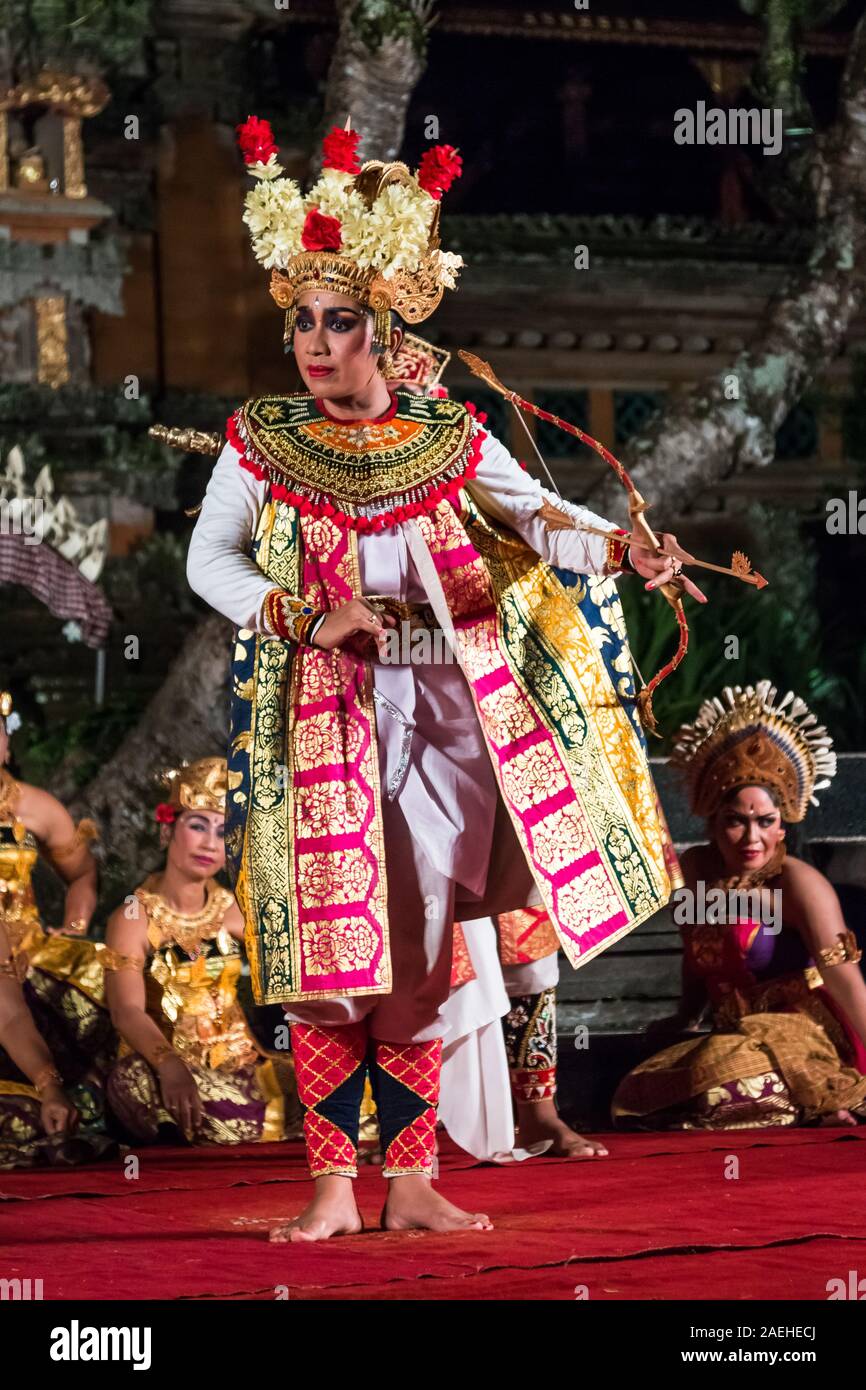 Traditional Balinese Janger performance under the stars in Ubud, Bali ...
