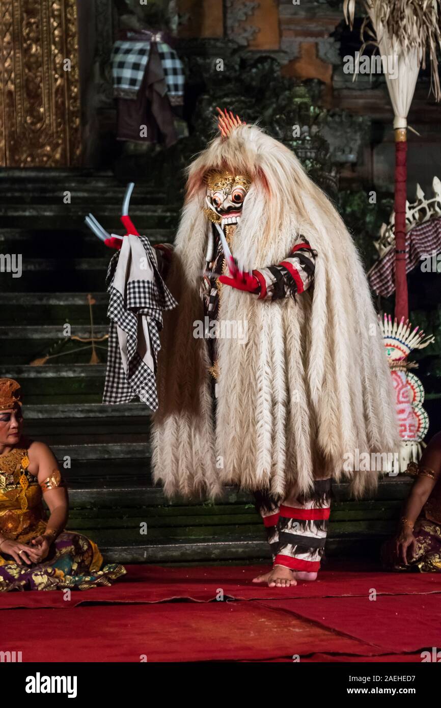 Traditional Balinese Janger performance under the stars in Ubud, Bali ...