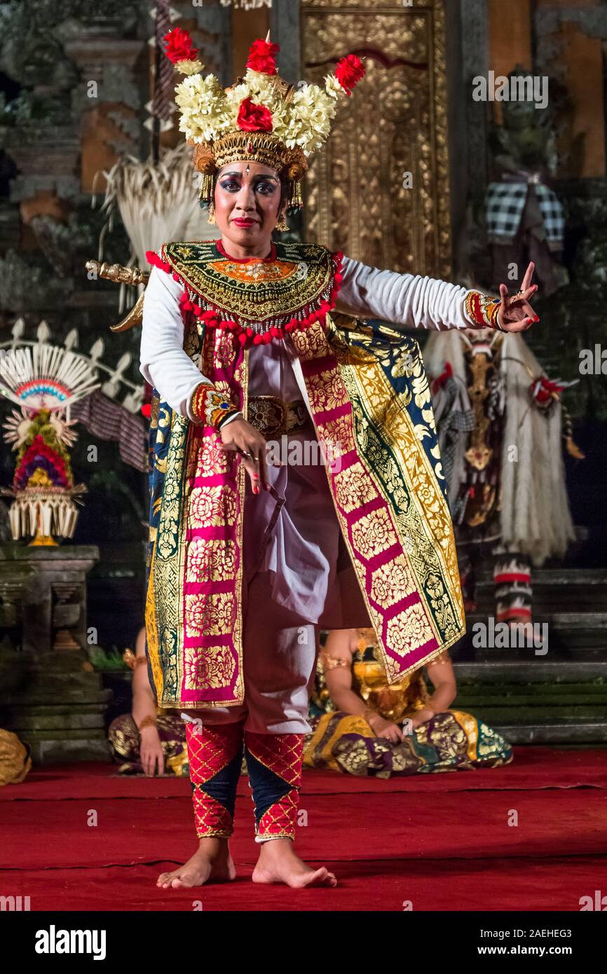 Traditional Balinese Janger performance under the stars in Ubud, Bali ...