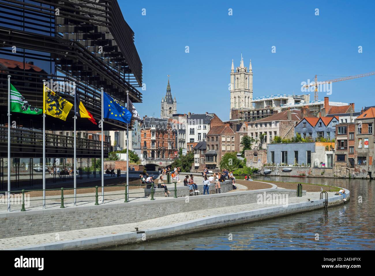Modern library exterior hi-res stock photography and images - Alamy