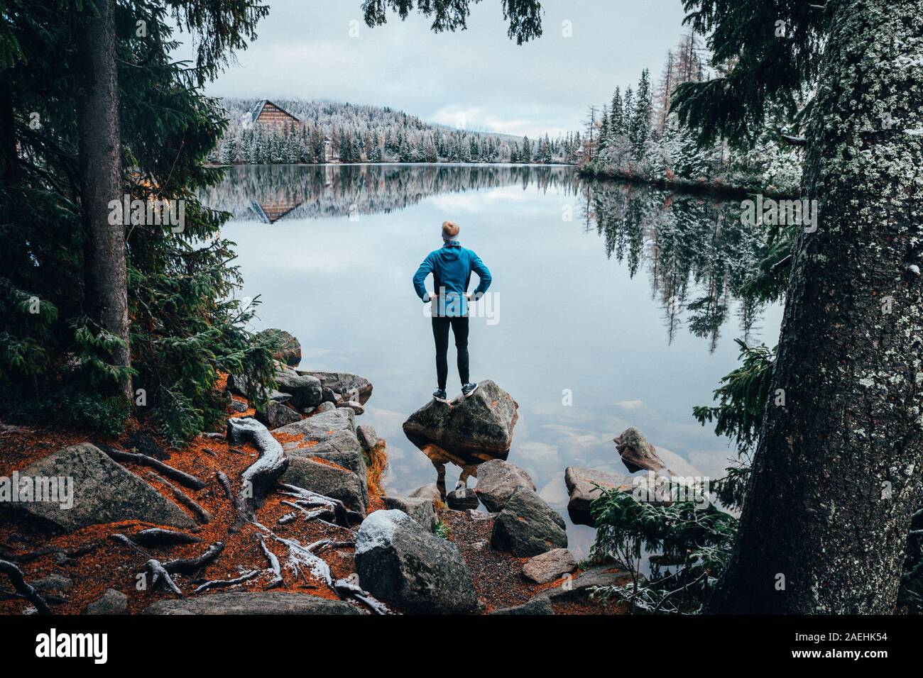Man staring sky hi-res stock photography and images - Alamy