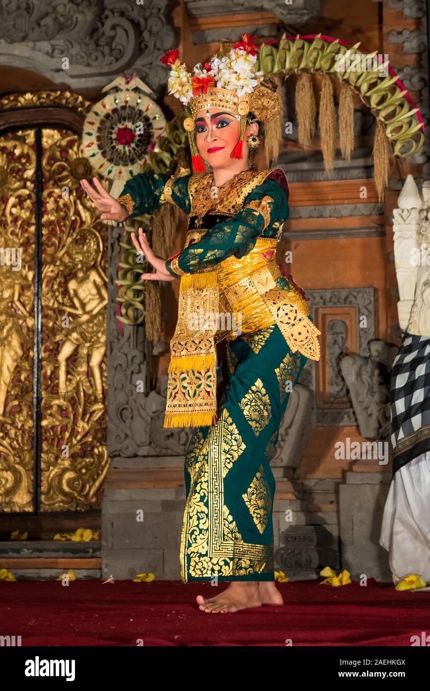 Traditional Balinese Legong performance in Ubud, Bali Stock Photo - Alamy