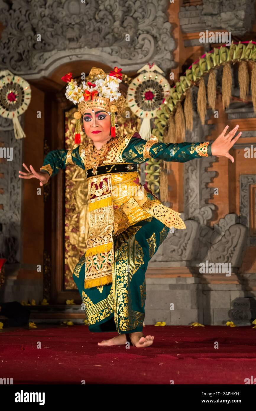 Traditional Balinese Legong performance in Ubud, Bali Stock Photo - Alamy