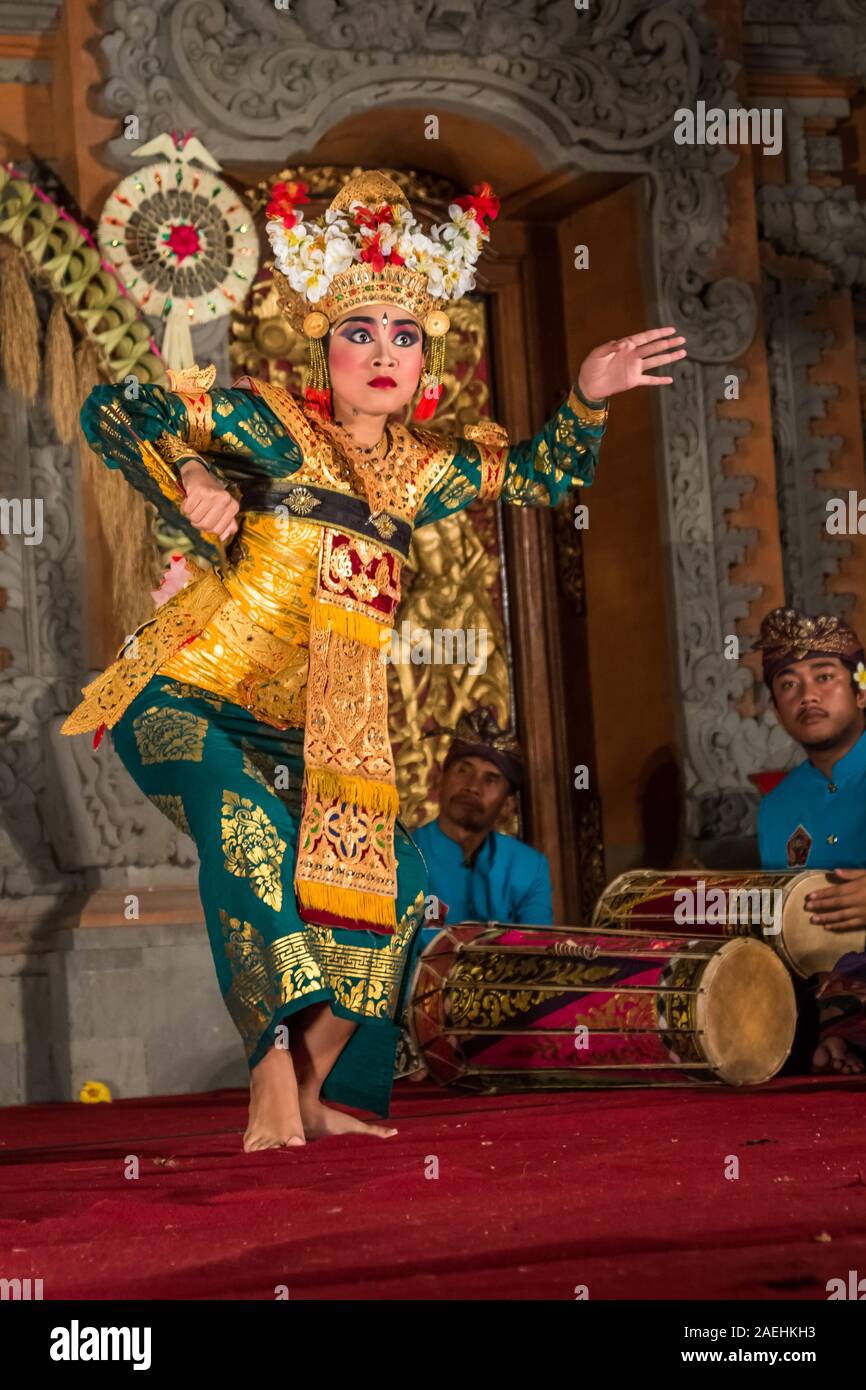 Traditional Balinese Legong performance in Ubud, Bali Stock Photo - Alamy
