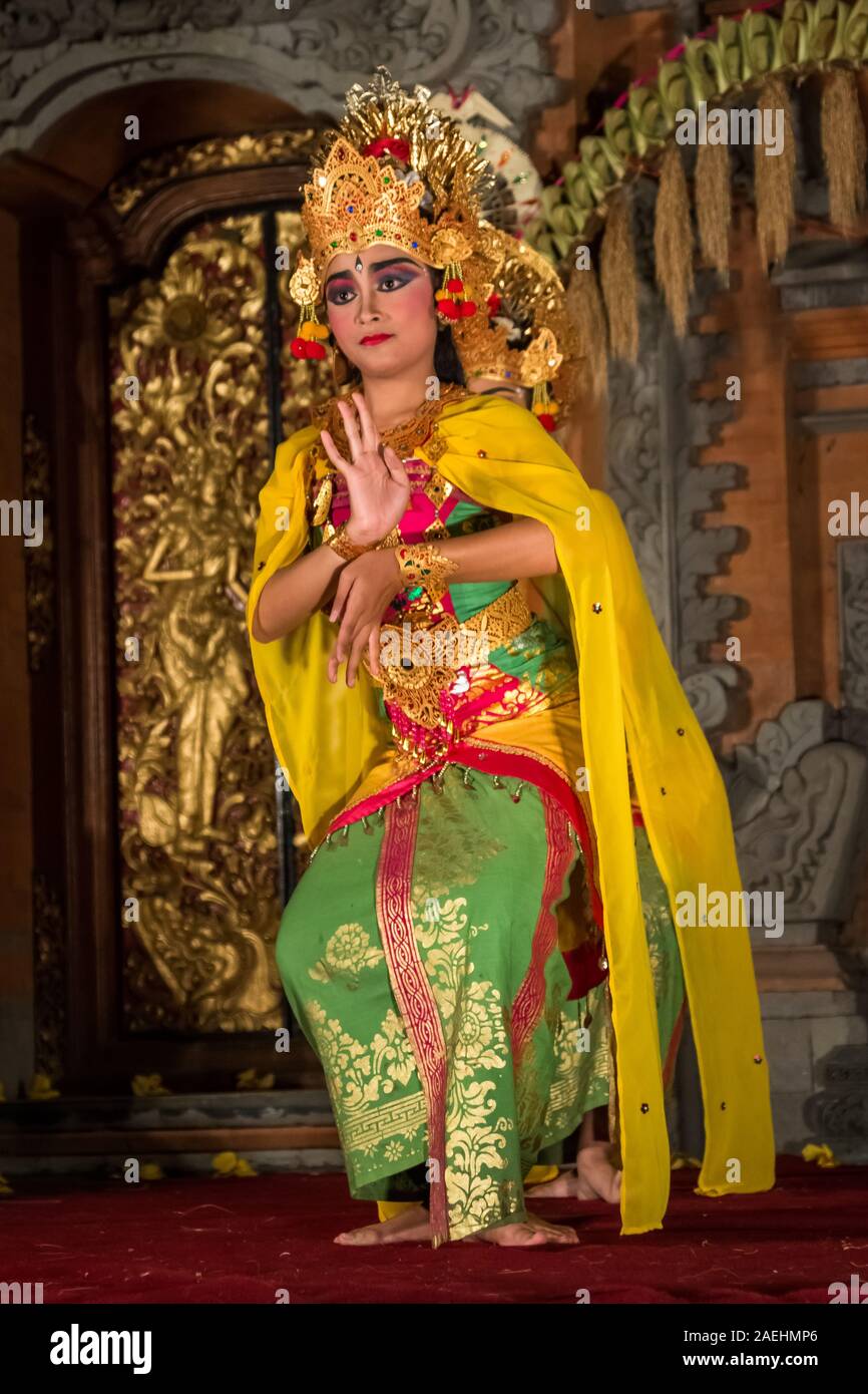 Traditional Balinese Legong performance in Ubud, Bali Stock Photo - Alamy
