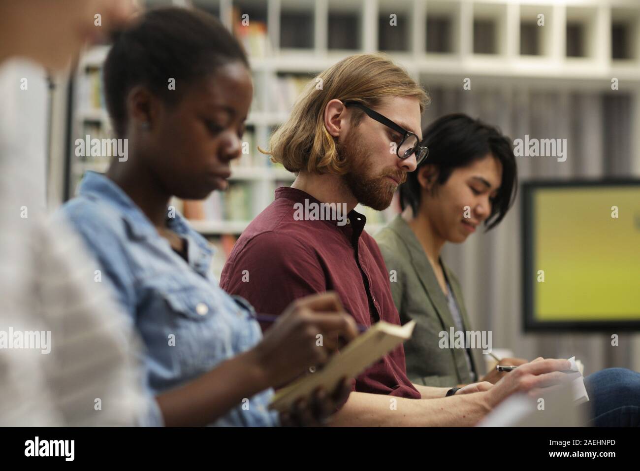 Students concentrating hi-res stock photography and images - Alamy