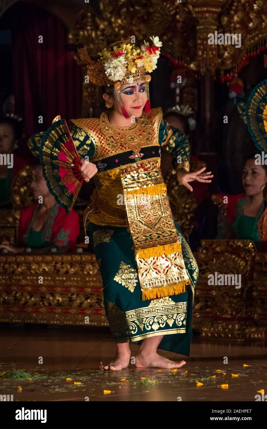 Traditional Balinese dance performance in Ubud, Bali Stock Photo - Alamy