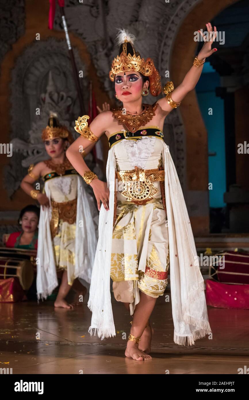 Traditional Balinese dance performance in Ubud, Bali Stock Photo - Alamy